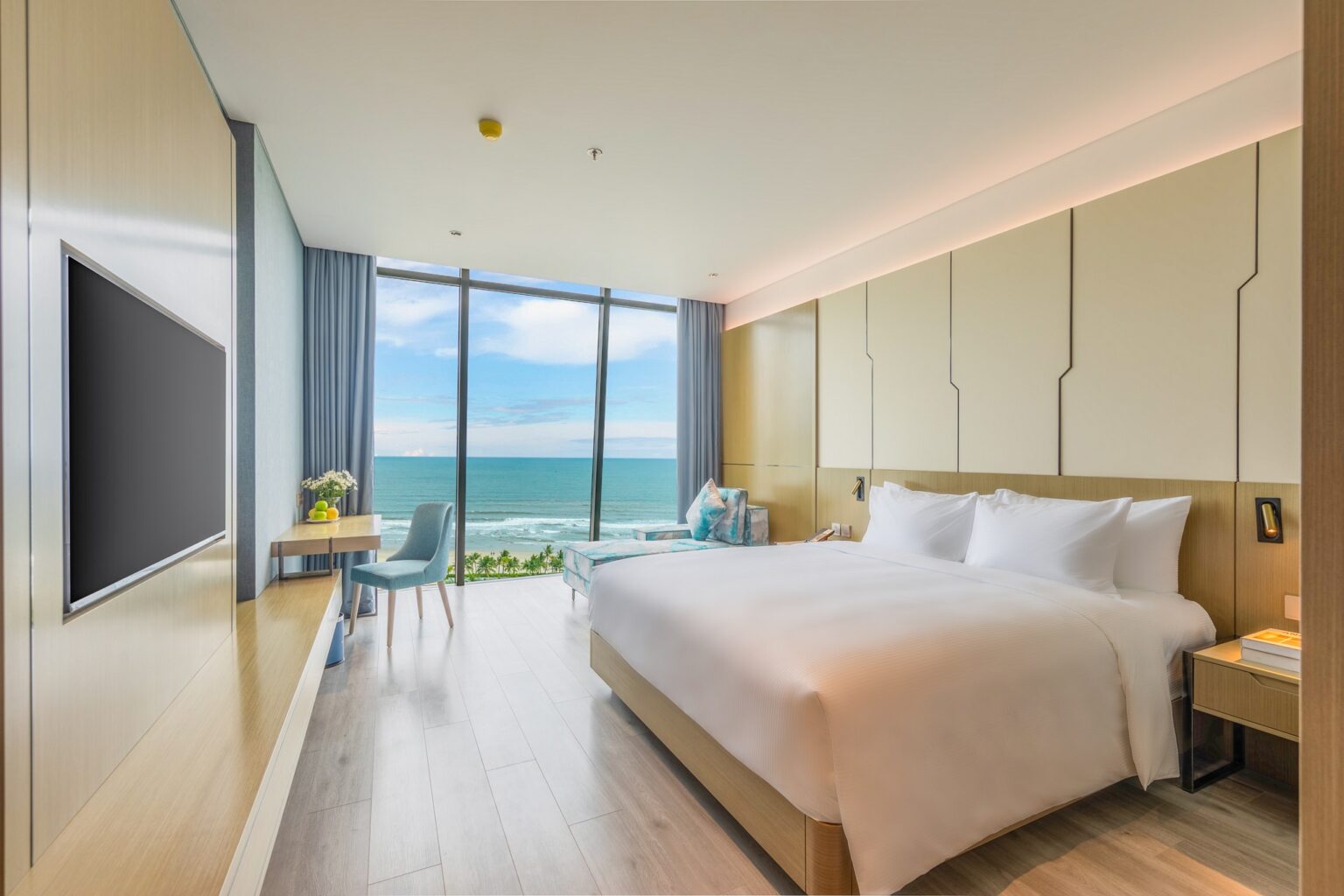 Discover Suite Ocean Front View Room Of Awaken Hotel